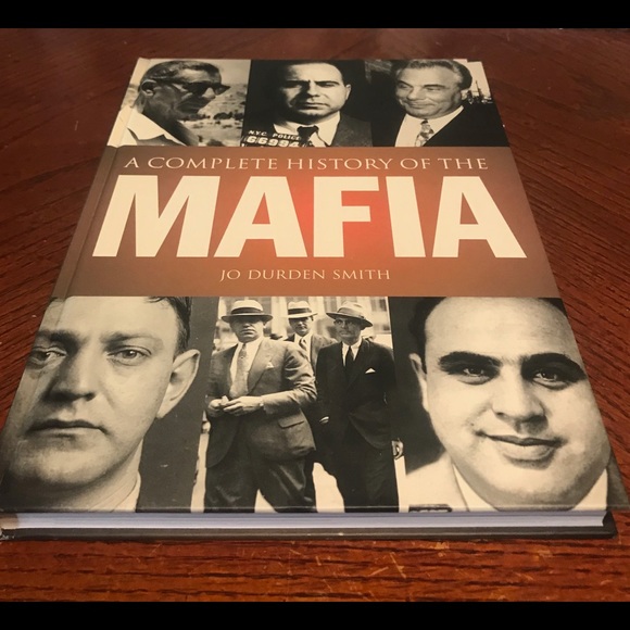 Taxidermy & Curiosities Bones & Skulls A Complete History of the Mafia ...